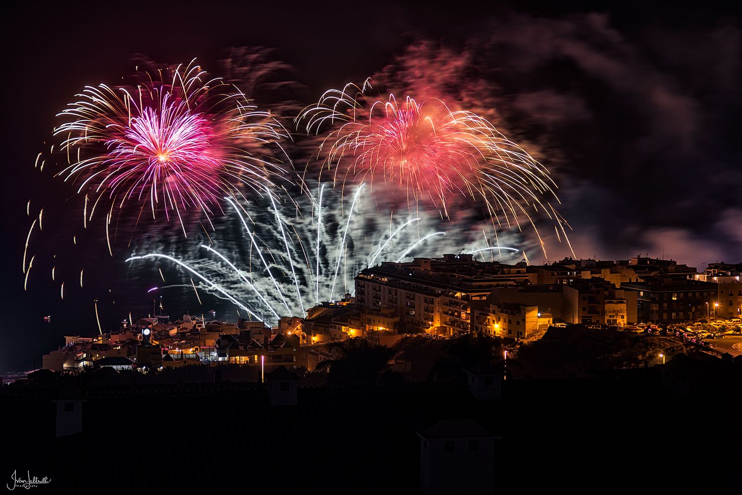 Uno spettacolo pirotecnico di 30 minuti illuminerà Puerto de Santigo ...